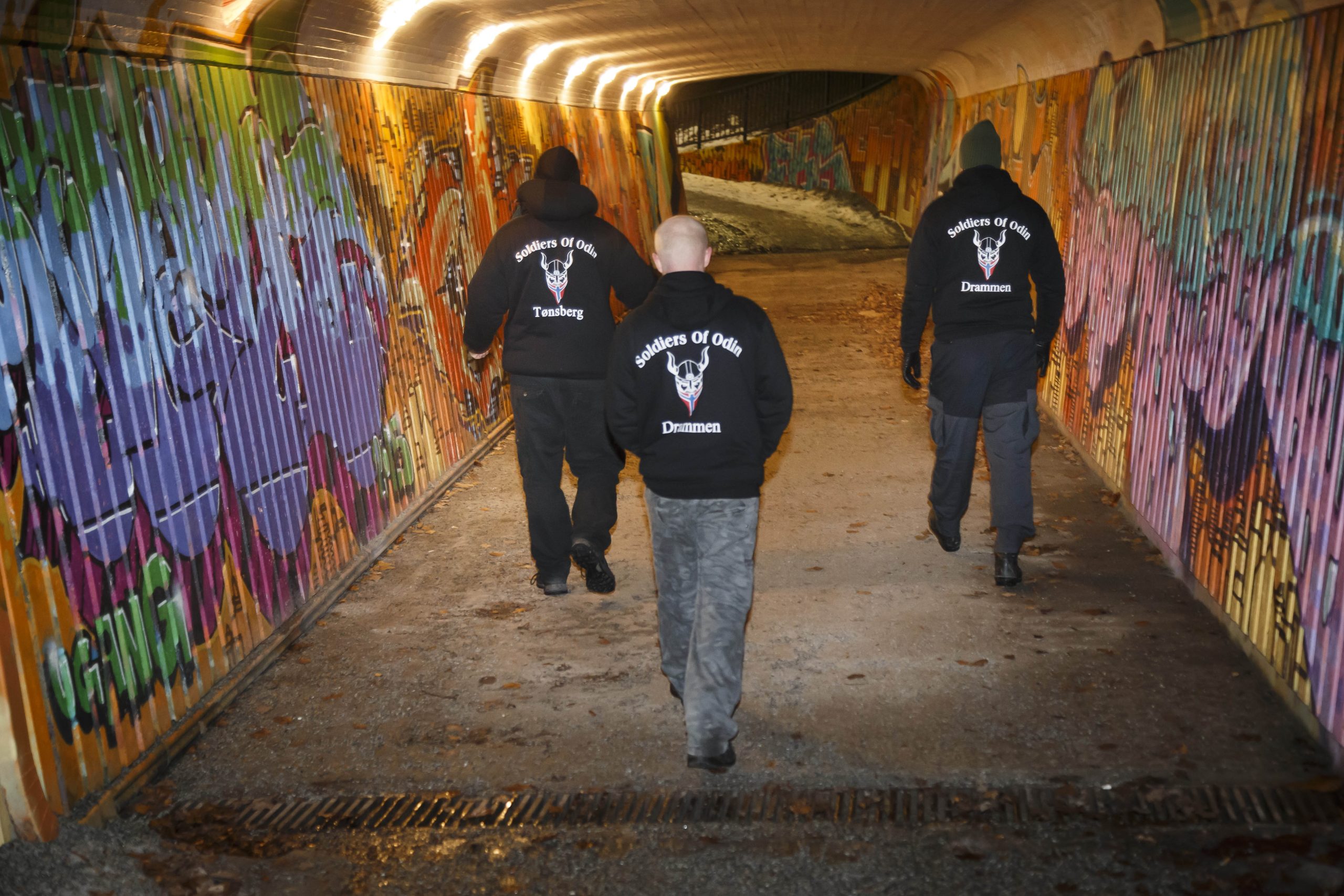 La Croix-Rouge norvégienne dit que les soldats d'Odin utilisant leurs ...