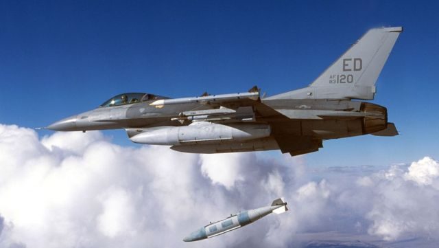 En Norvège, 12 F-16 prêts au combat vieillissent dans des hangars - Actualités de Norvège